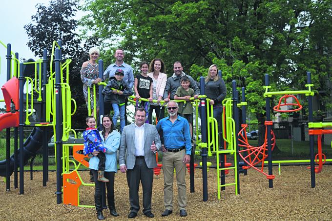 Inauguration d’une structure de jeu à l’école William Latter - Le ...