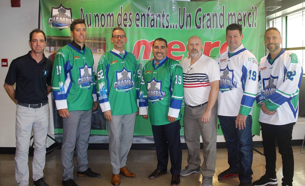 Nouveau chandail, logo et couleur différents - Le Journal de Chambly