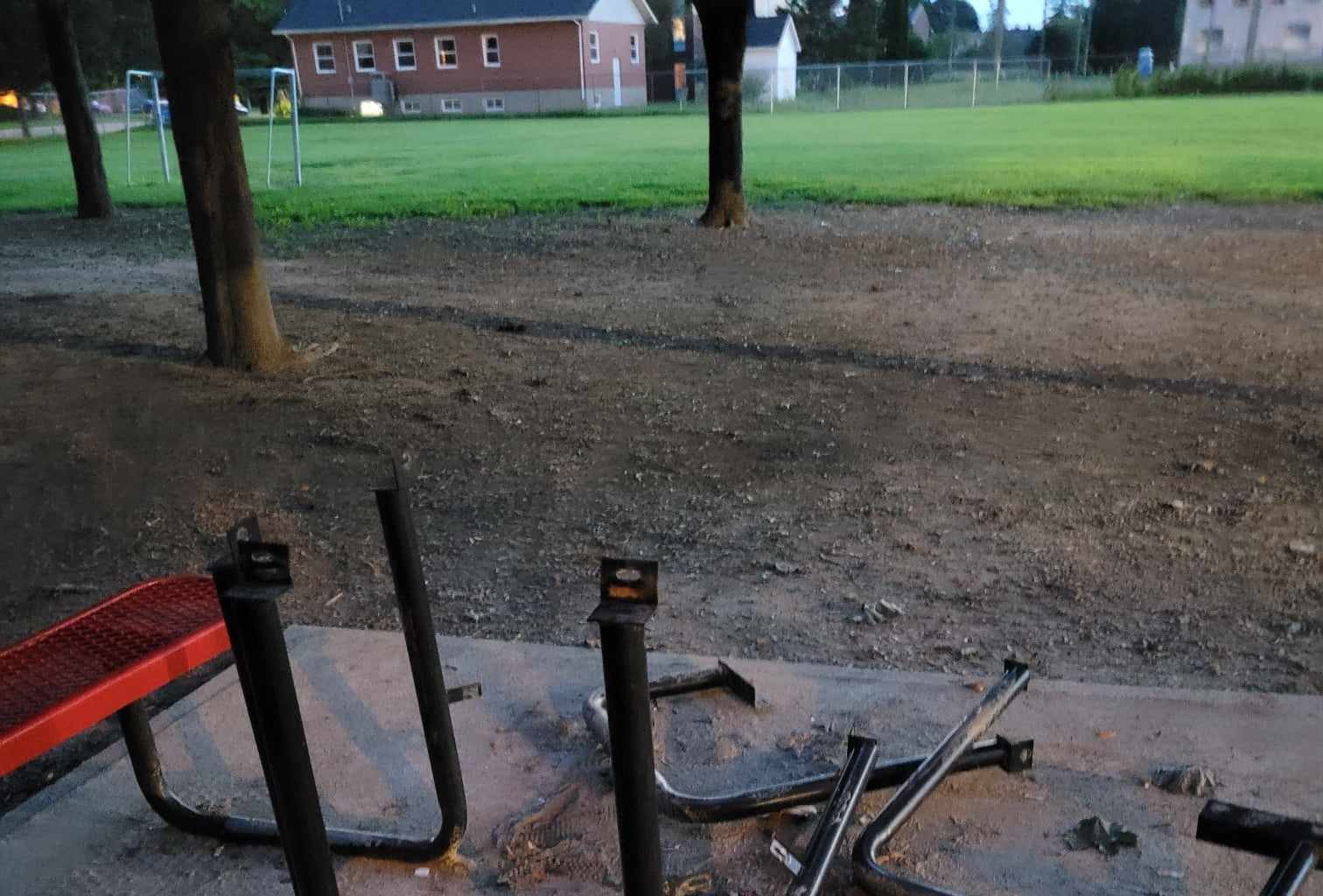 Du vandalisme gratuit à l'école William Latter - Le Journal de Chambly