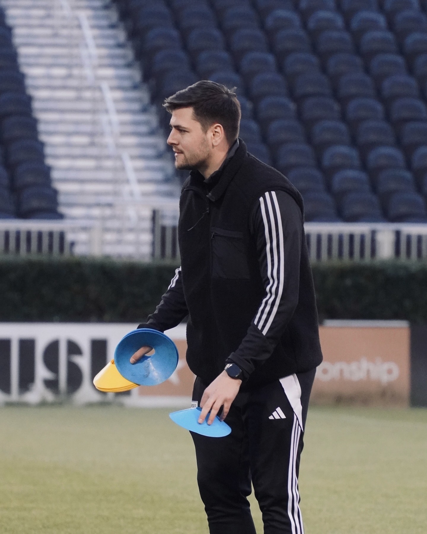 Chambly : Charles De Santis nommé directeur technique de l'Arsenal - Le ...